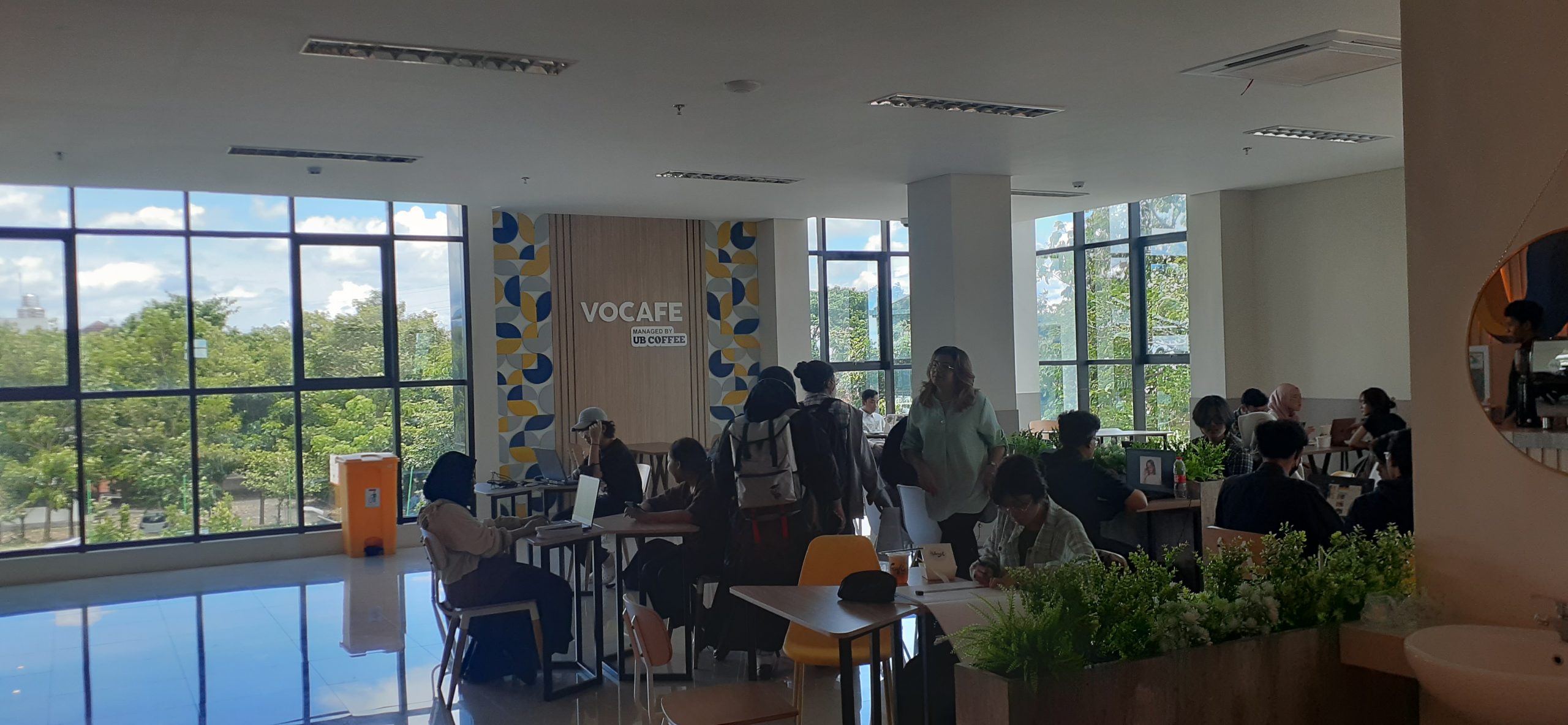 PENGELOLAAN VOCAFE OLEH UB COFFEE KARENA BELUM STABIL - KAVLING 10